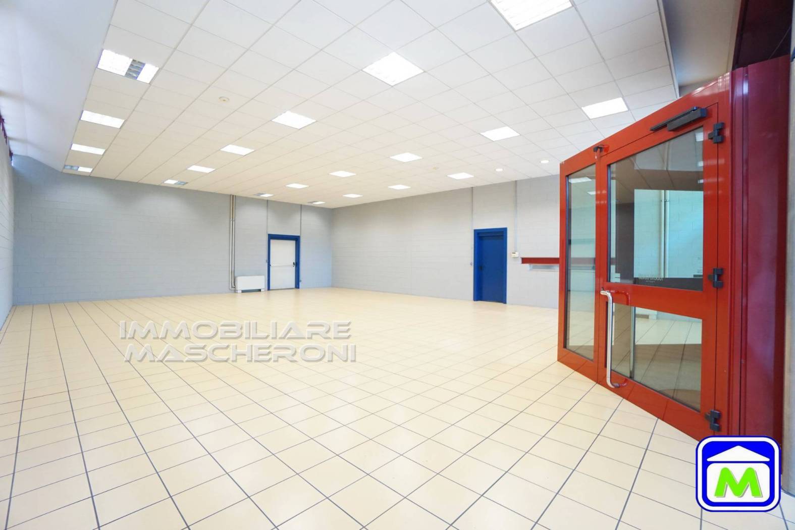 Locale commerciale in Vendita