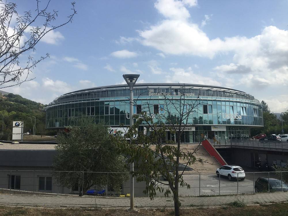 Locale commerciale in Vendita