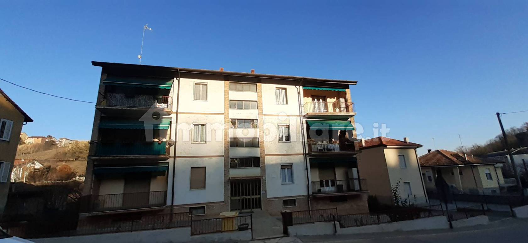 Appartamento via Valcastellana, Portacomaro