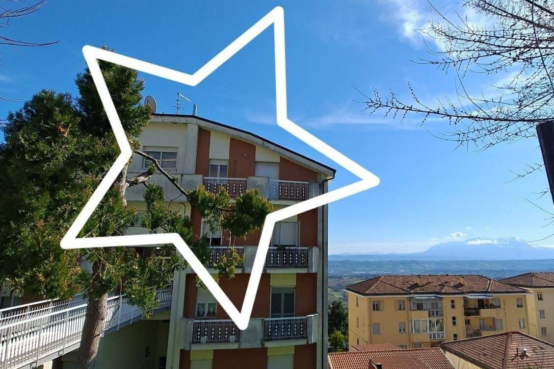 Quadrilocale via Gabriele D'Annunzio 62, Centro, Città Sant'Angelo