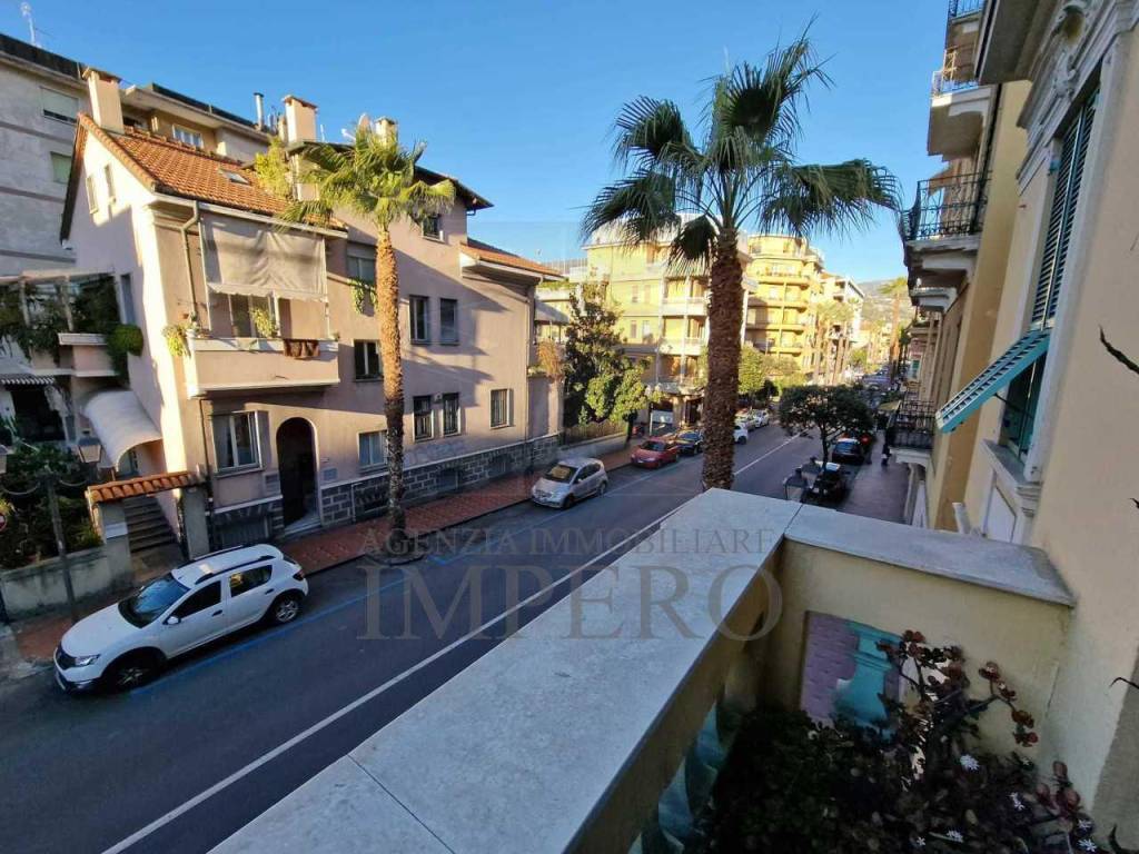 Vendita Appartamento Ventimiglia. Quadrilocale in via Roma 35. Buono ...