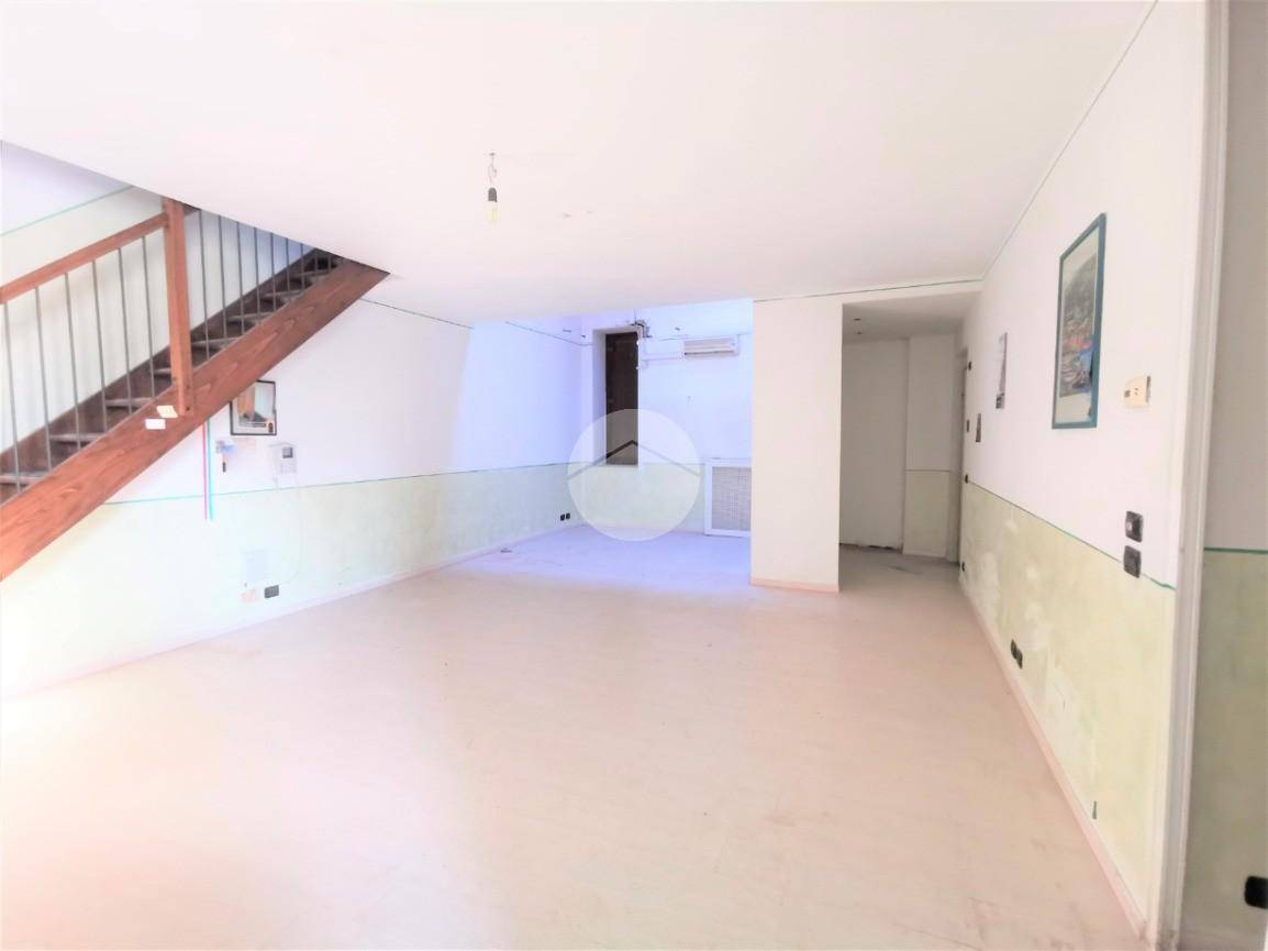 Trilocale via luigi einaudi 115, Centro, Palazzolo sull'Oglio