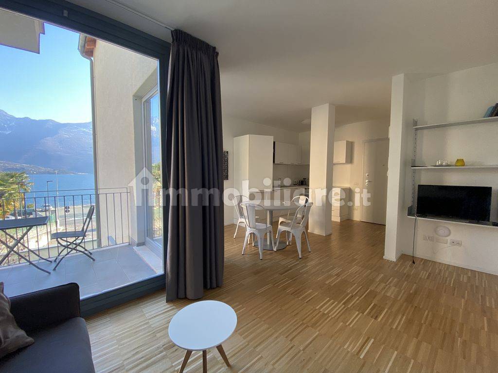 Bilocale via Regina, Centro, Domaso