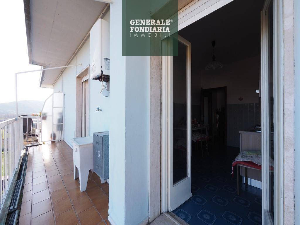 Trilocale via Genova 153, Ceparana Carpena, Bolano