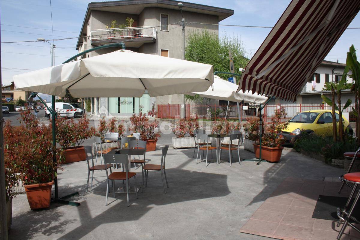 Locale commerciale in Vendita