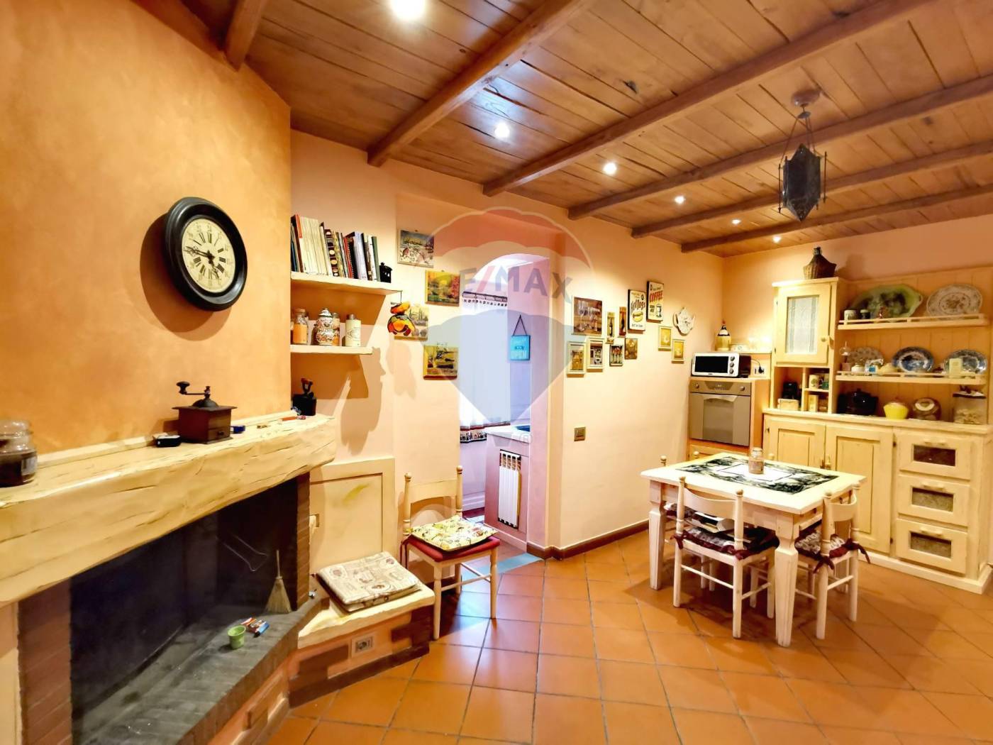 Appartamento ottimo stato, secondo piano, Reggello