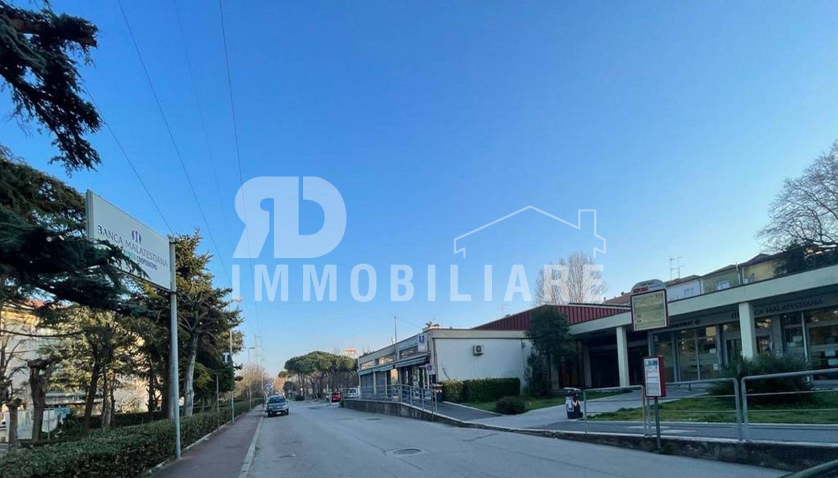 Locale commerciale in Vendita