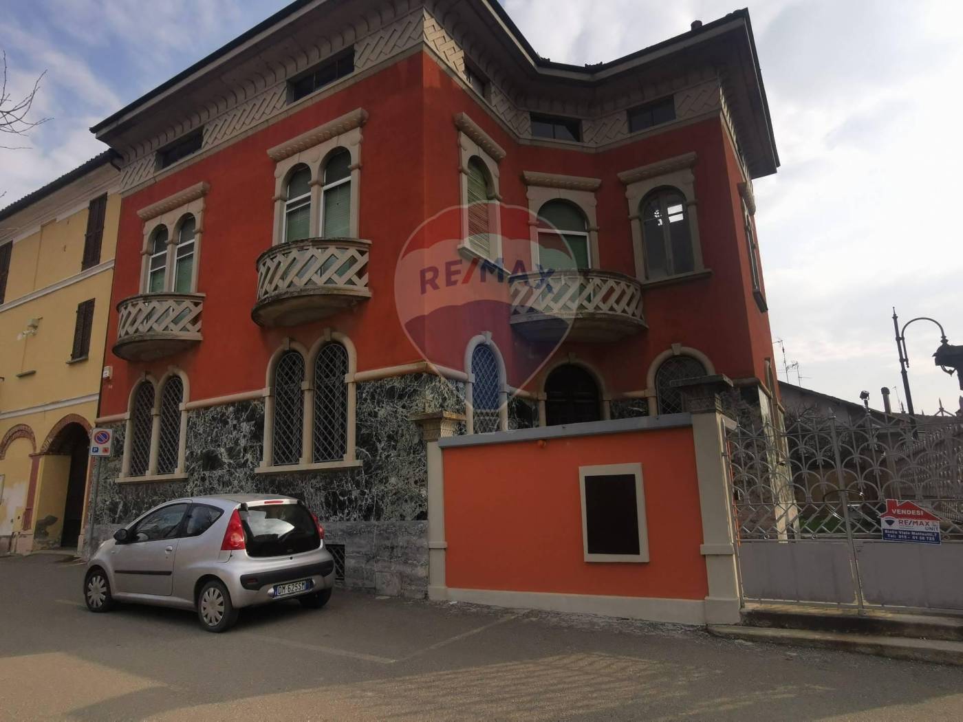 Locale commerciale in Vendita