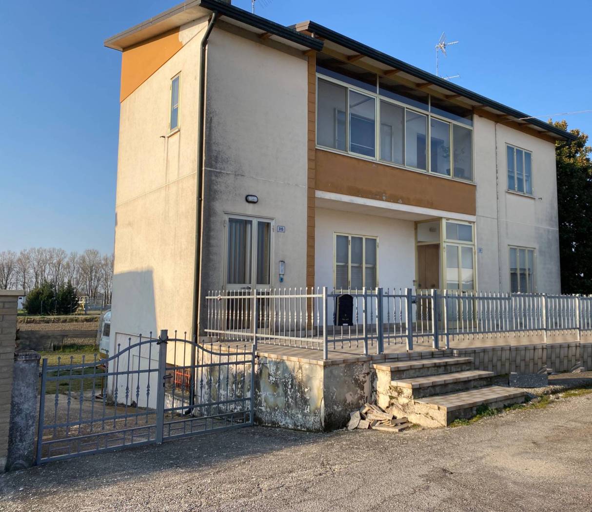 Quadrilocale da ristrutturare, piano terra, Centro, Canaro