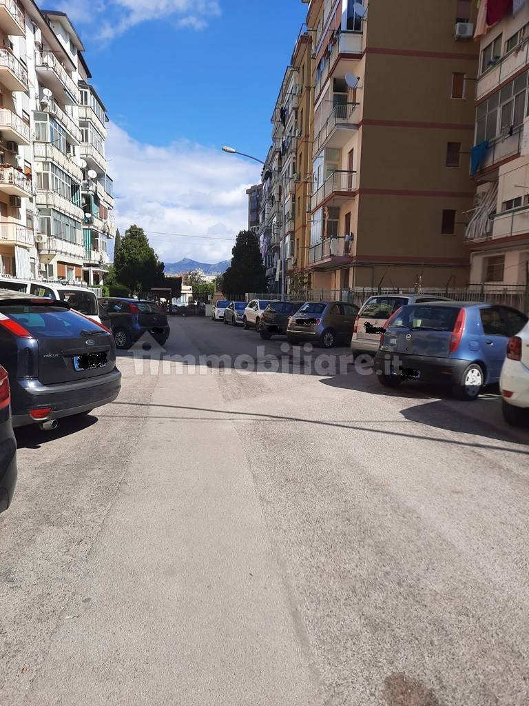 Locale commerciale in Vendita