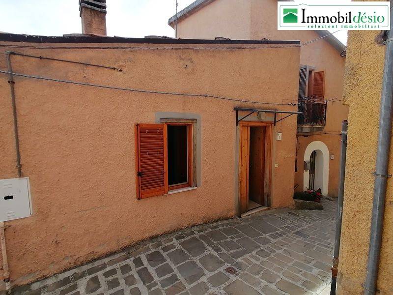 Trilocale via Libertà 3, Centro, Tito