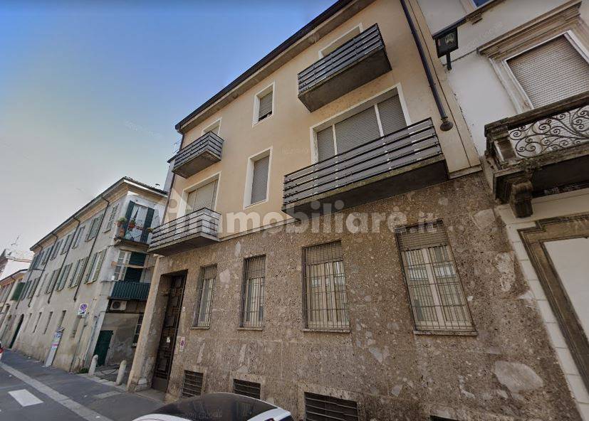 Quadrilocale via Paolo Gorini 24, Centro Storico, Lodi
