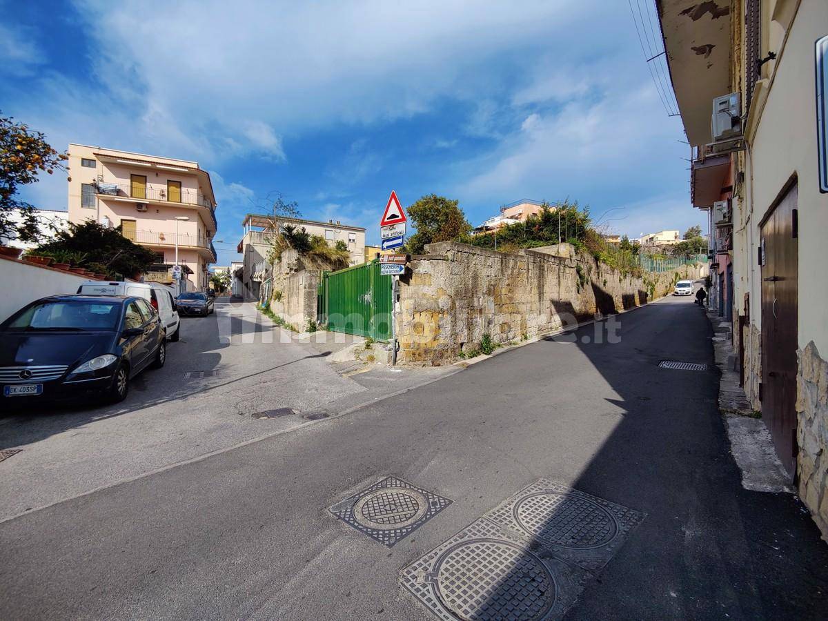 Locale commerciale in Vendita