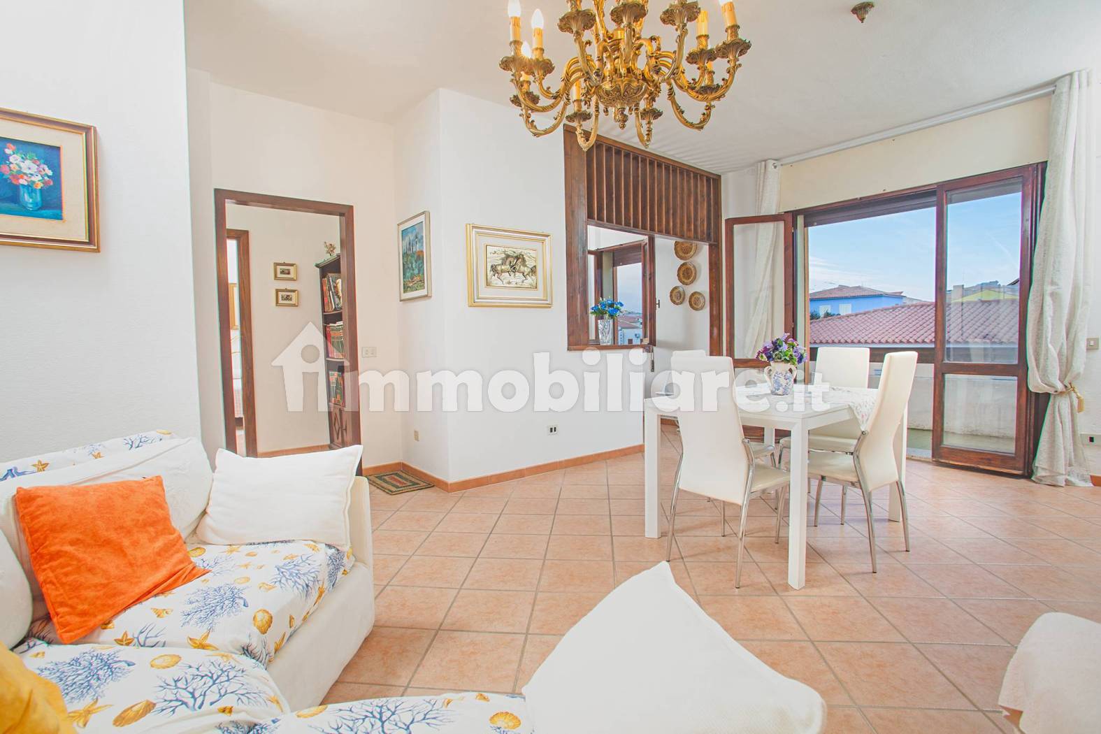 Trilocale piazza Villamarina 39, Centro, Santa Teresa Gallura