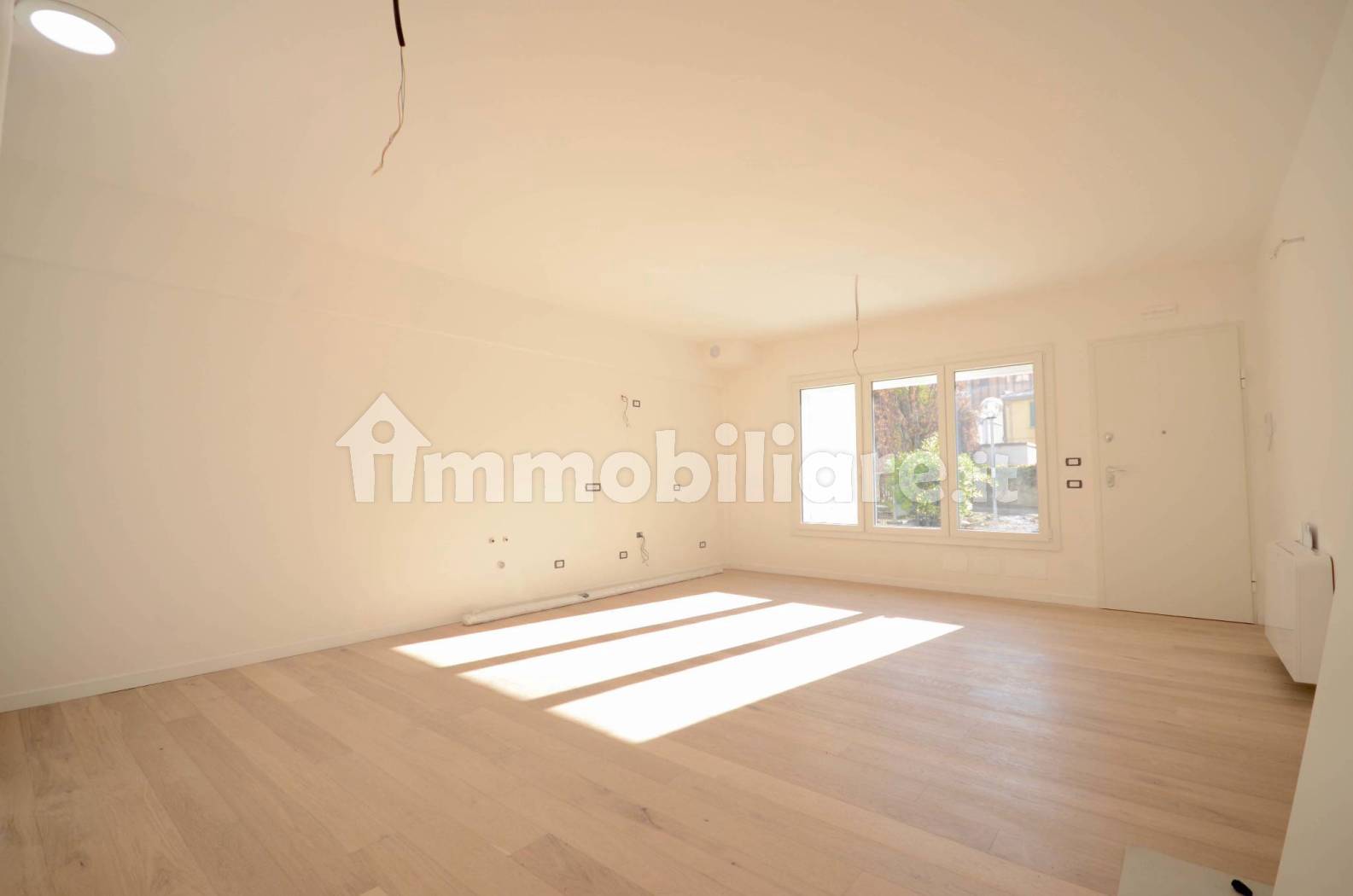 Villa a schiera 3 locali, nuova, Saffi, Bologna