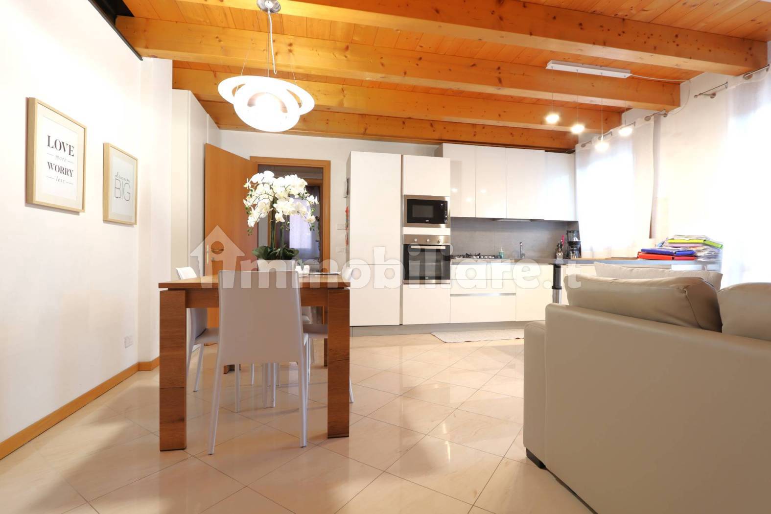 Quadrilocale via Crosara, Centro, Longare