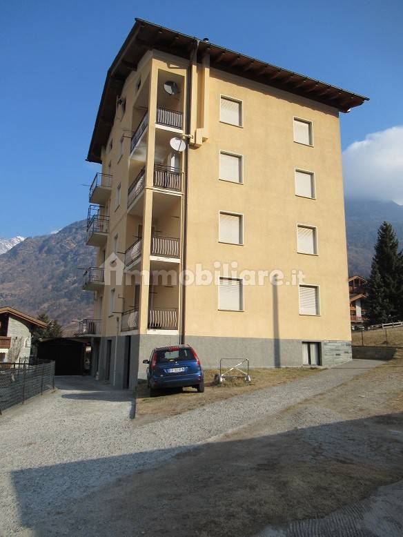 Appartamento buono stato, primo piano, Centro, Caspoggio