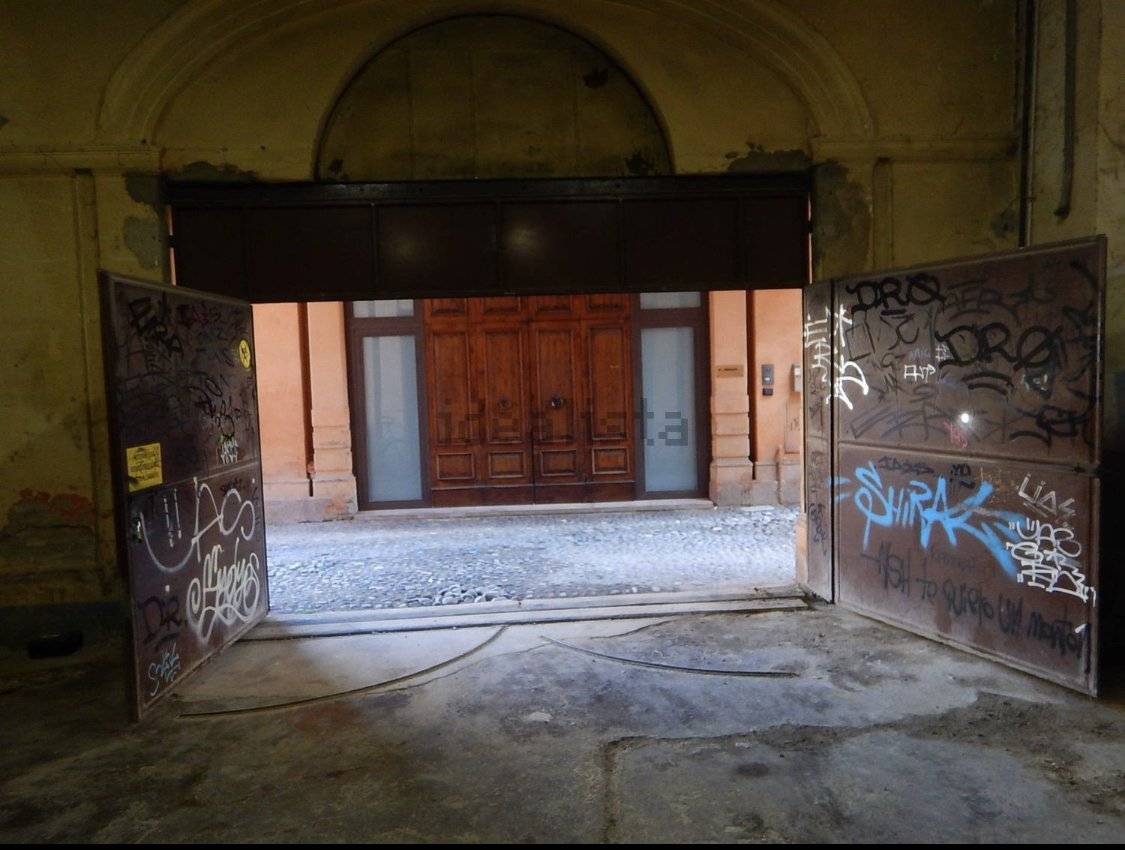 Posto auto - moto in Vendita