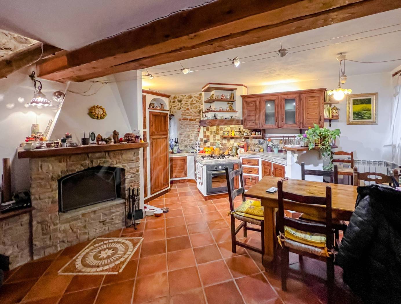 Trilocale via Fossello, Centro, Varazze