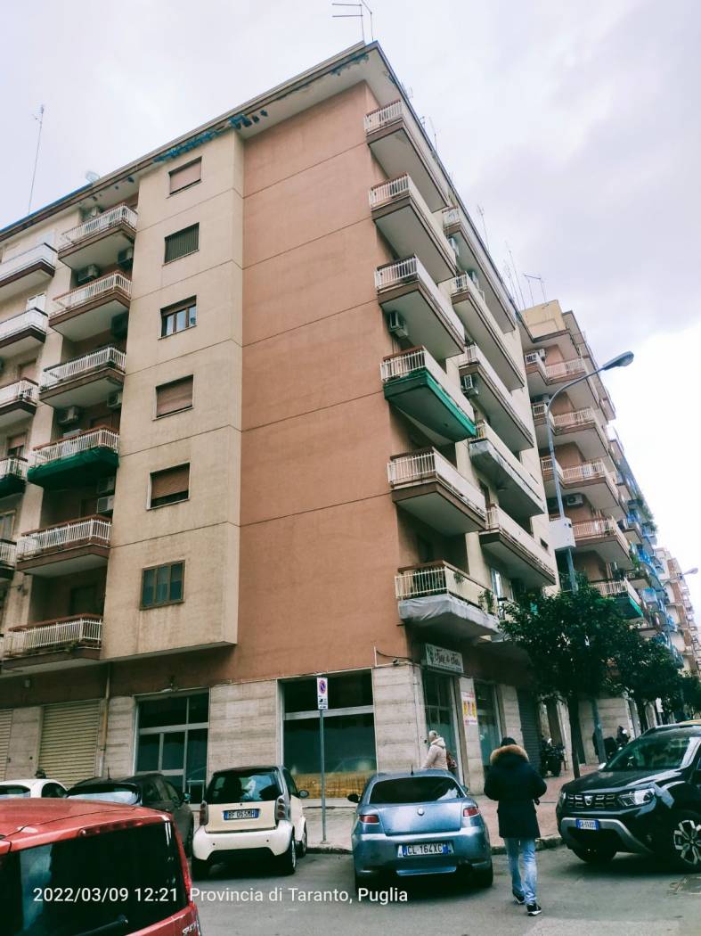 Quadrilocale via Polibio 41, Tre Carrare, Taranto