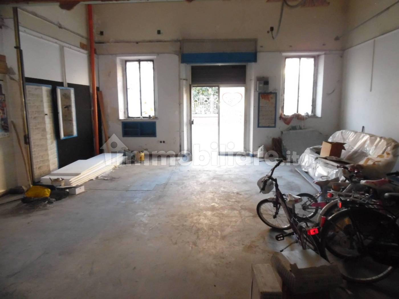 Locale commerciale in Vendita