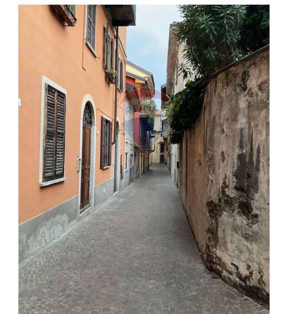 Trilocale buono stato, primo piano, Intra Centro Storico, Verbania