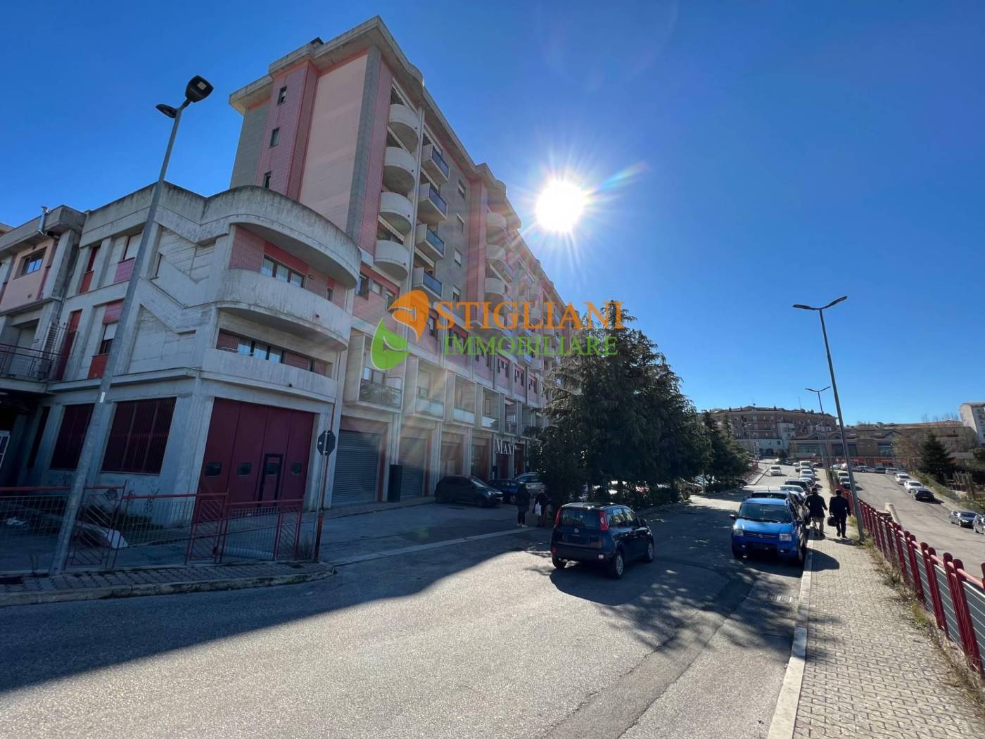 Locale commerciale in Vendita