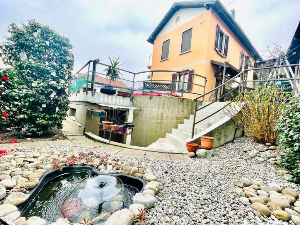 Vendita Terratetto unifamiliare in via F. Pellegrini 29 Villa Guardia ...