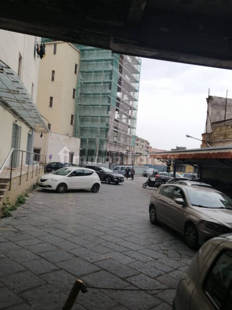 Locale commerciale in Vendita