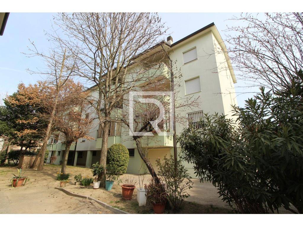 Quadrilocale buono stato, primo piano, Pinarella, Cervia
