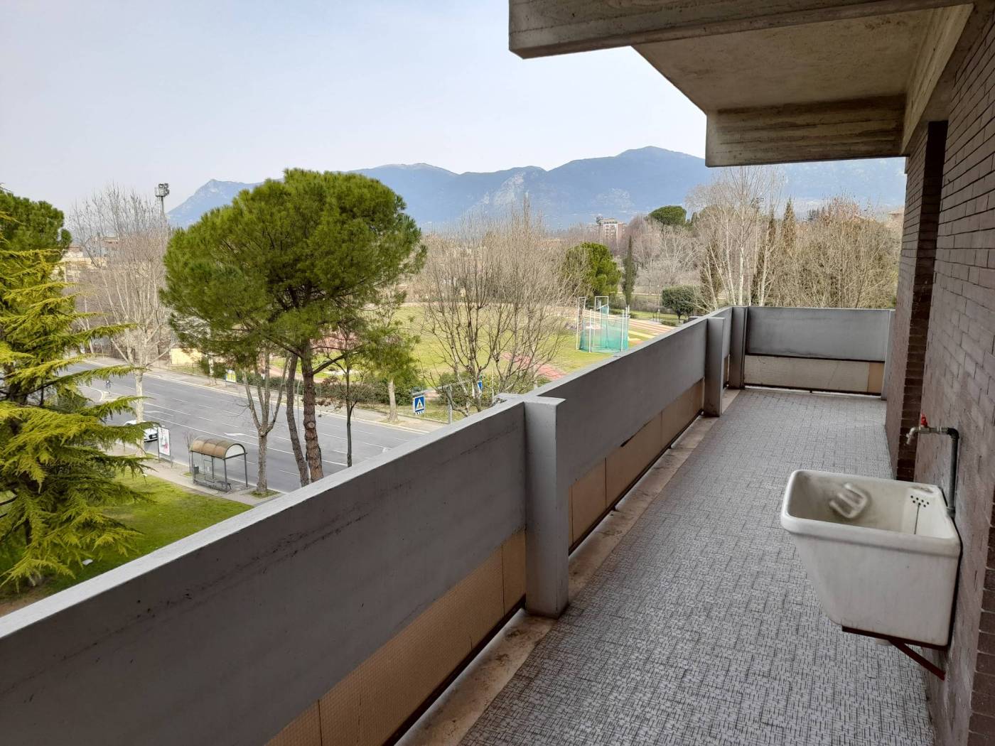 Trilocale da ristrutturare, quarto piano, Centro, Terni