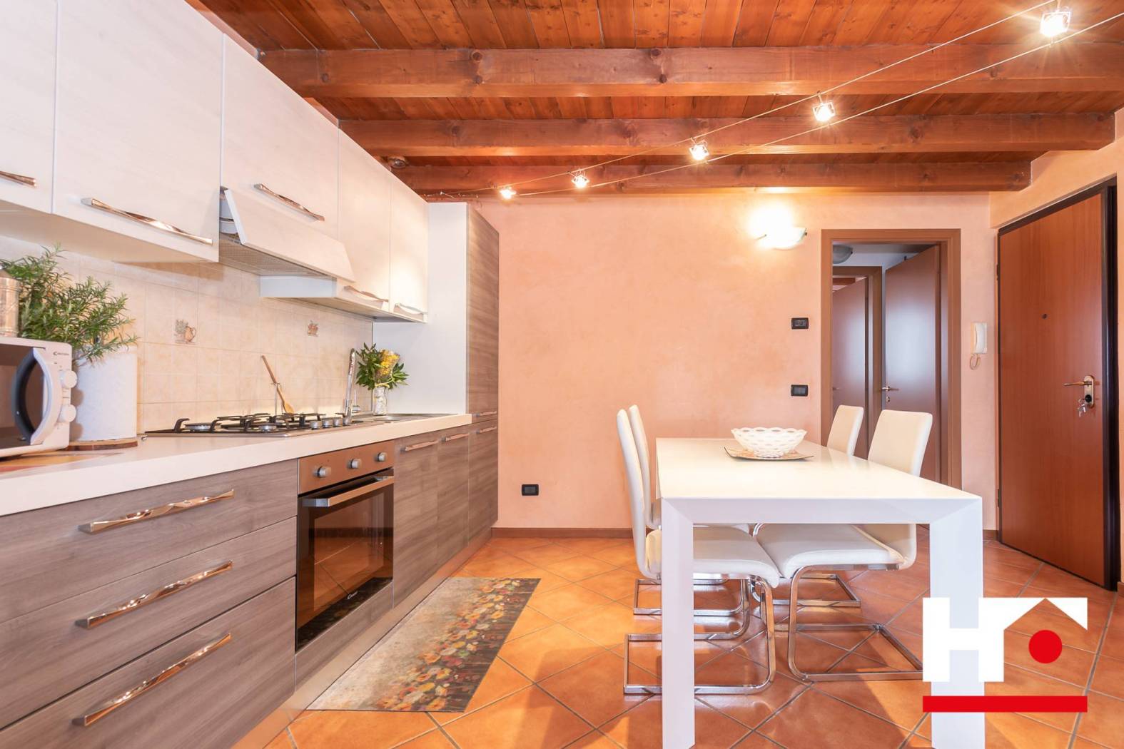 Trilocale via Belvedere 20, Centro, Zone
