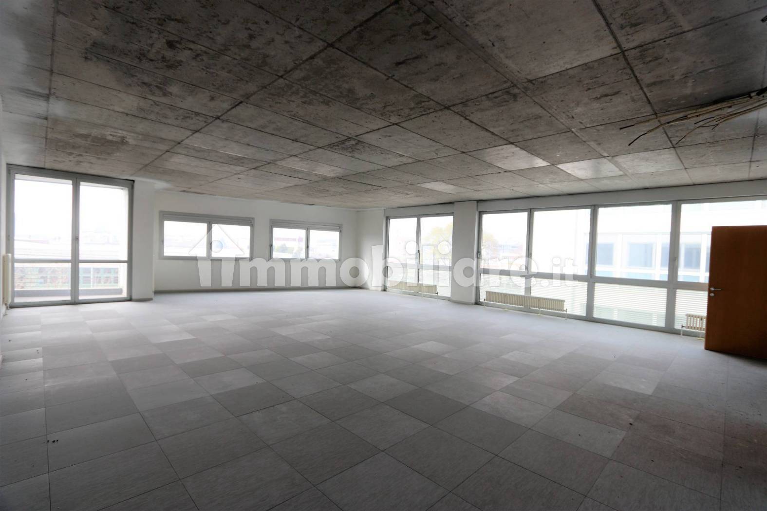 Locale commerciale in Vendita