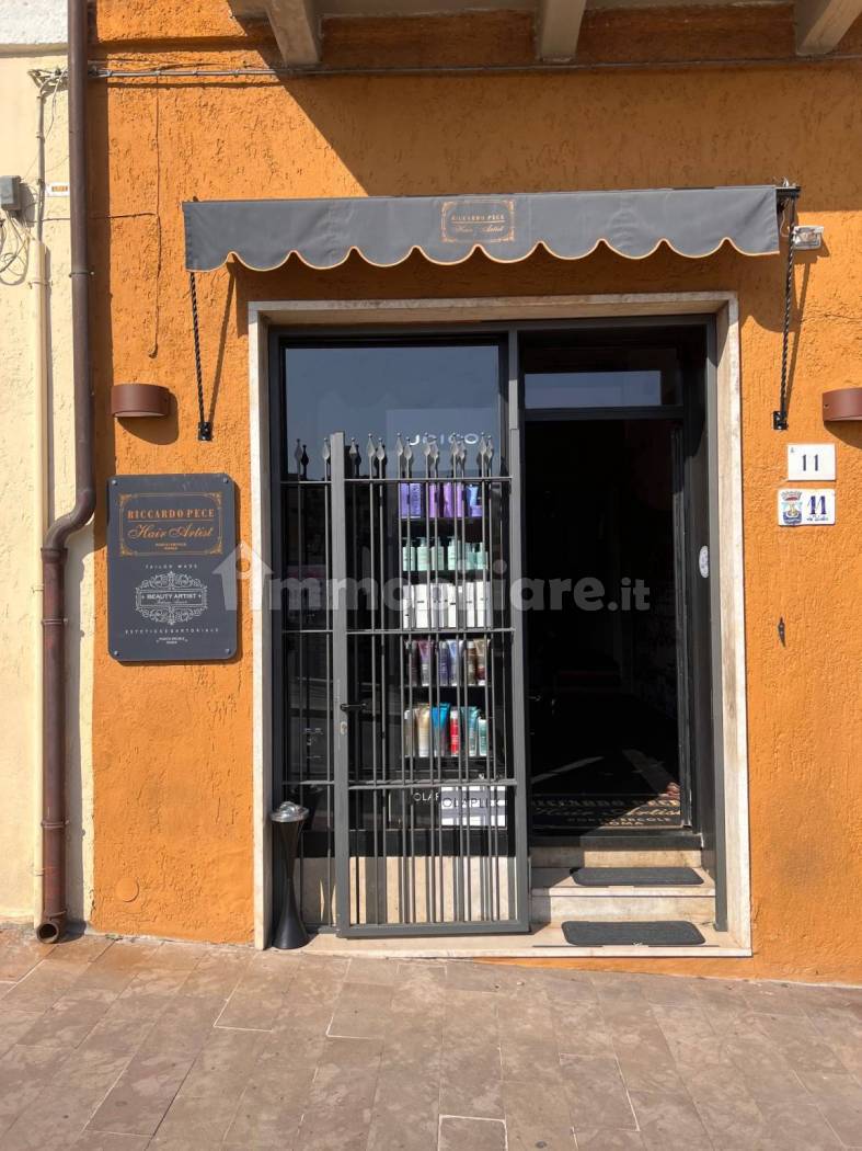 Parrucchiere - Barbiere in Vendita