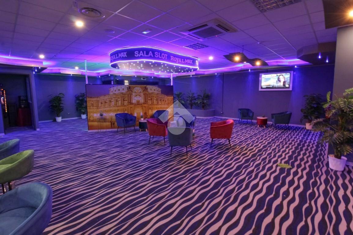 Locale commerciale in Vendita