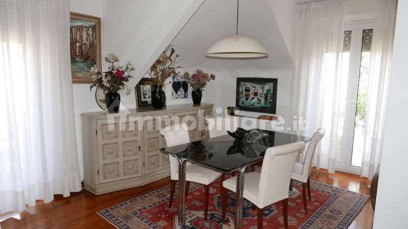 Appartamento via Castagnola, Albaro, Genova