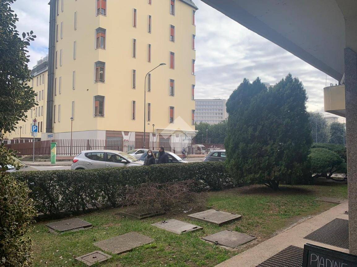 Locale commerciale in Vendita