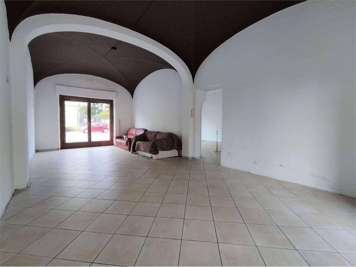 Locale commerciale in Vendita