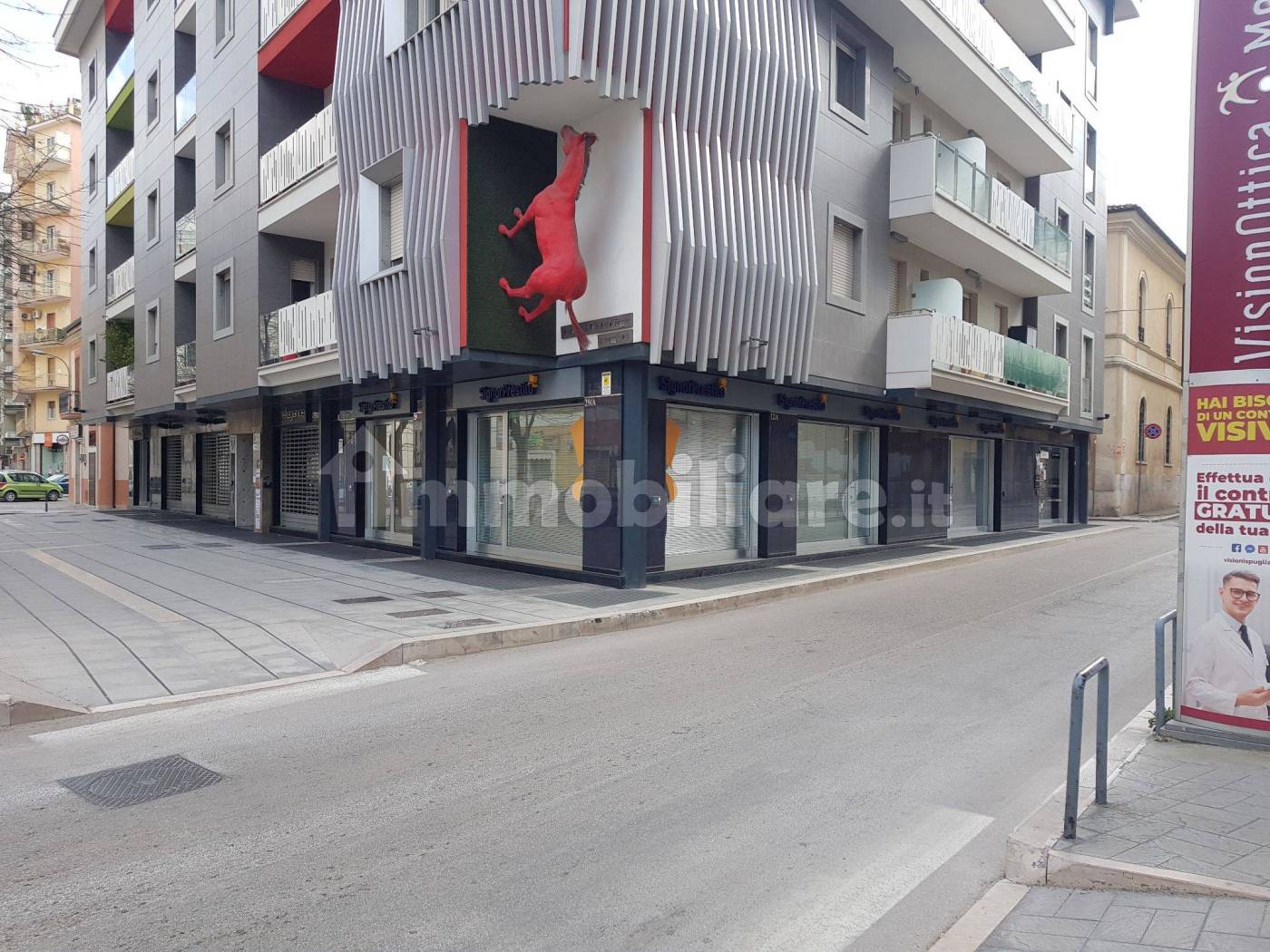 Locale commerciale in Vendita