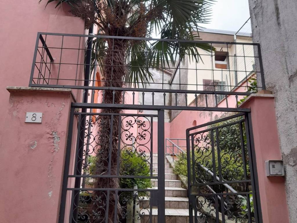 Sale Single family villa in Vico dei Gallo 8 Monteforte Irpino. Good ...