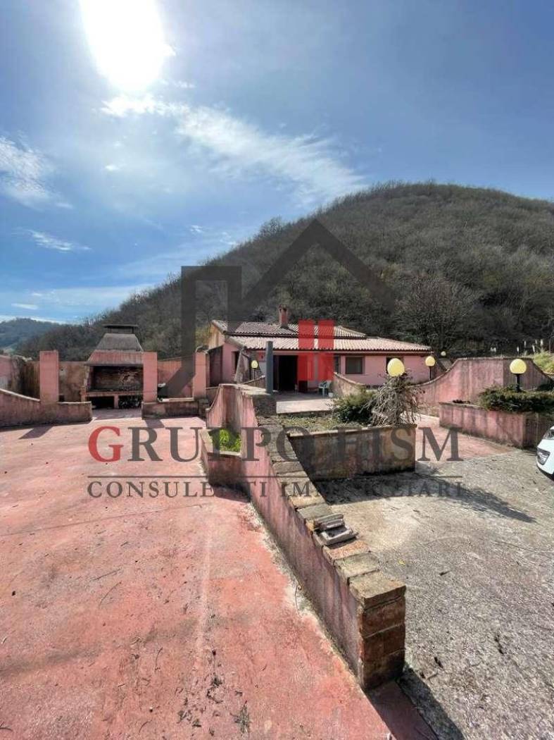 Locale commerciale in Vendita