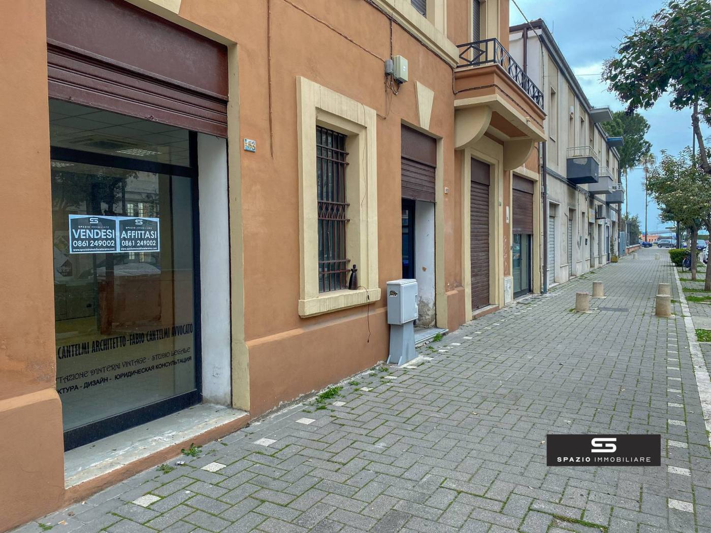 Locale commerciale in Vendita