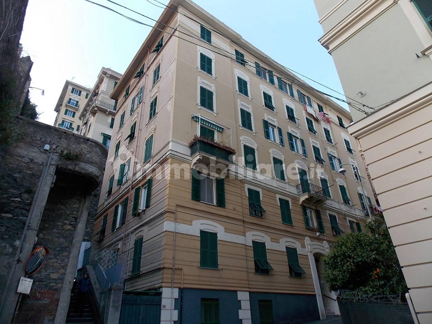 Trilocale via Asilo Davide e Delfina Garbarino, Dinegro, Genova