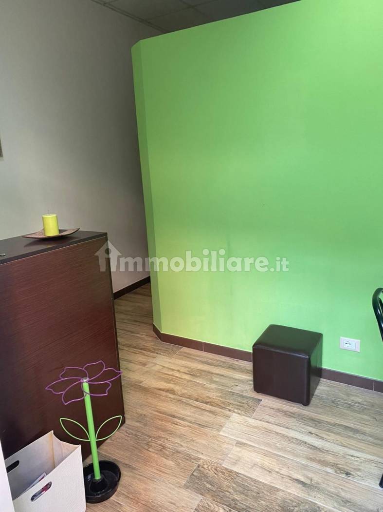 Locale commerciale in Vendita