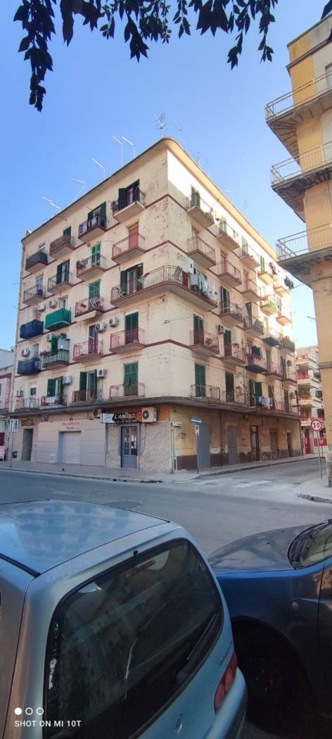 Bilocale via Brindisi 3, Tre Carrare, Taranto