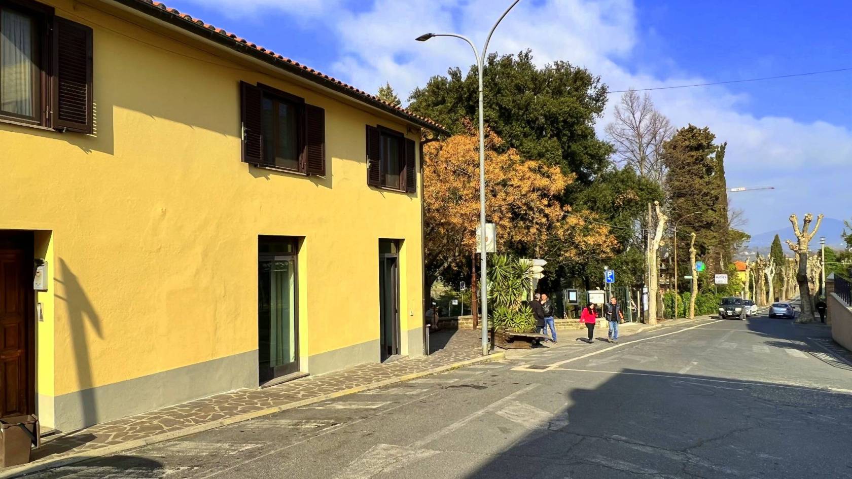 Locale commerciale in Vendita