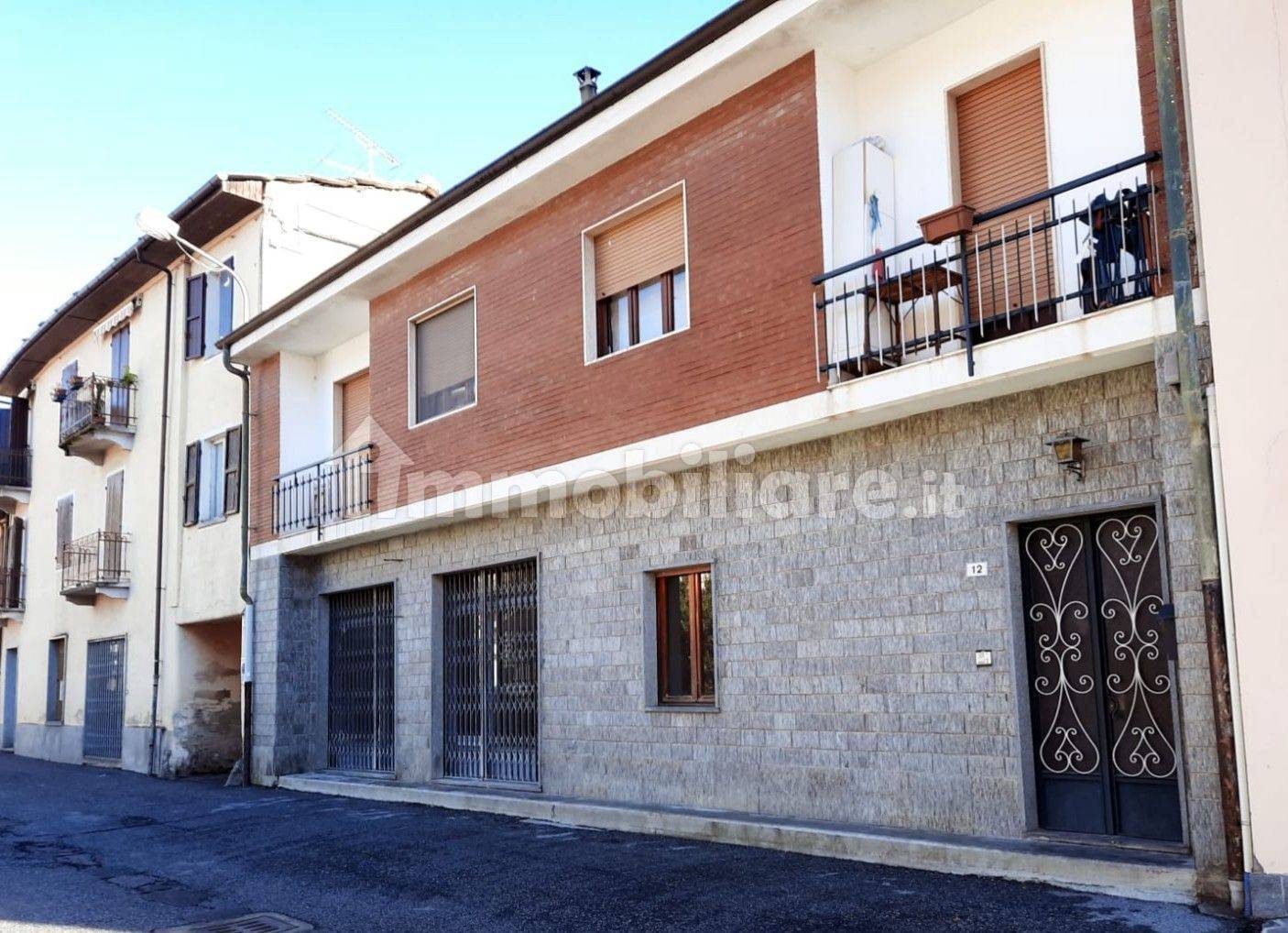 Locale commerciale in Vendita