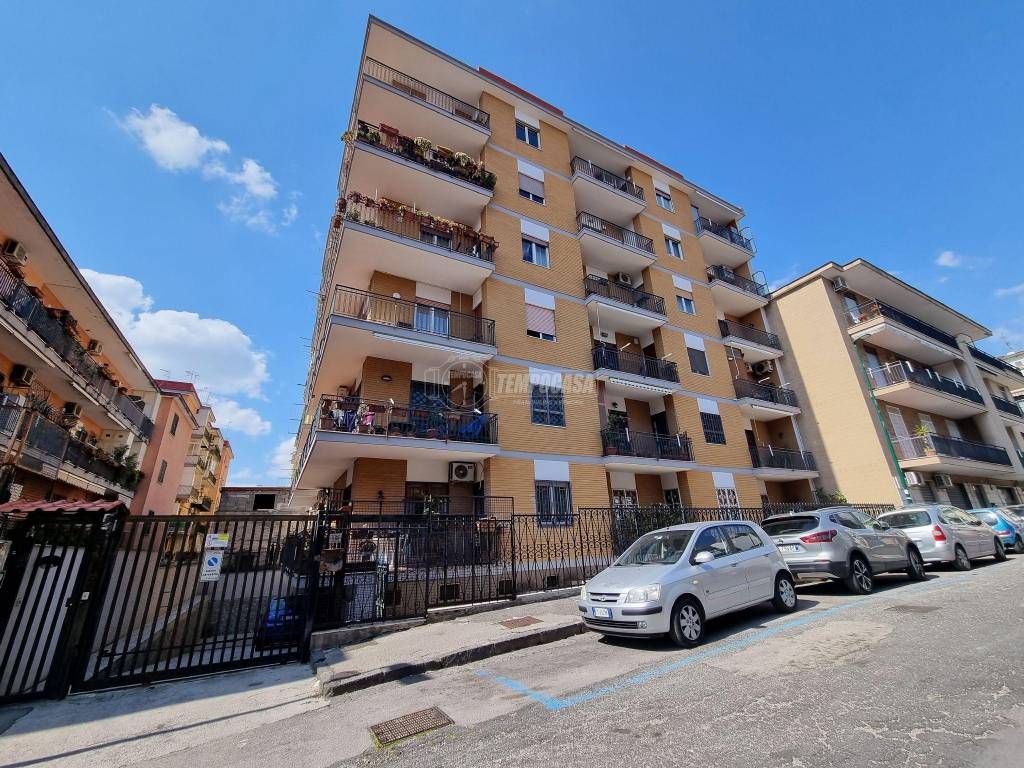Vendita Appartamento in via Attilio Perrone Capano. Napoli. Ottimo ...