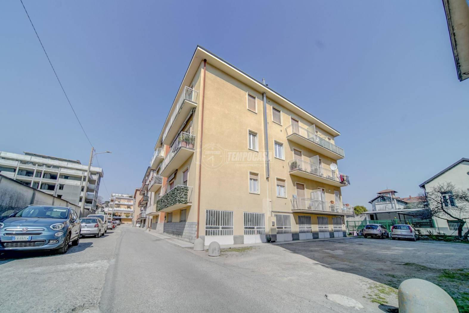 Bilocale via Carlo Cattaneo 4, Cassano Magnago