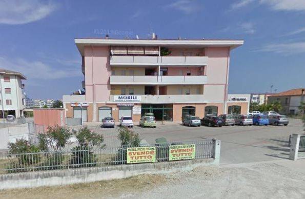 Locale commerciale in Vendita